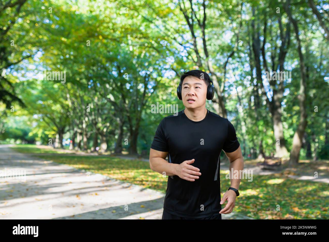 Senior chinese man jogging in hi-res stock photography and images - Alamy