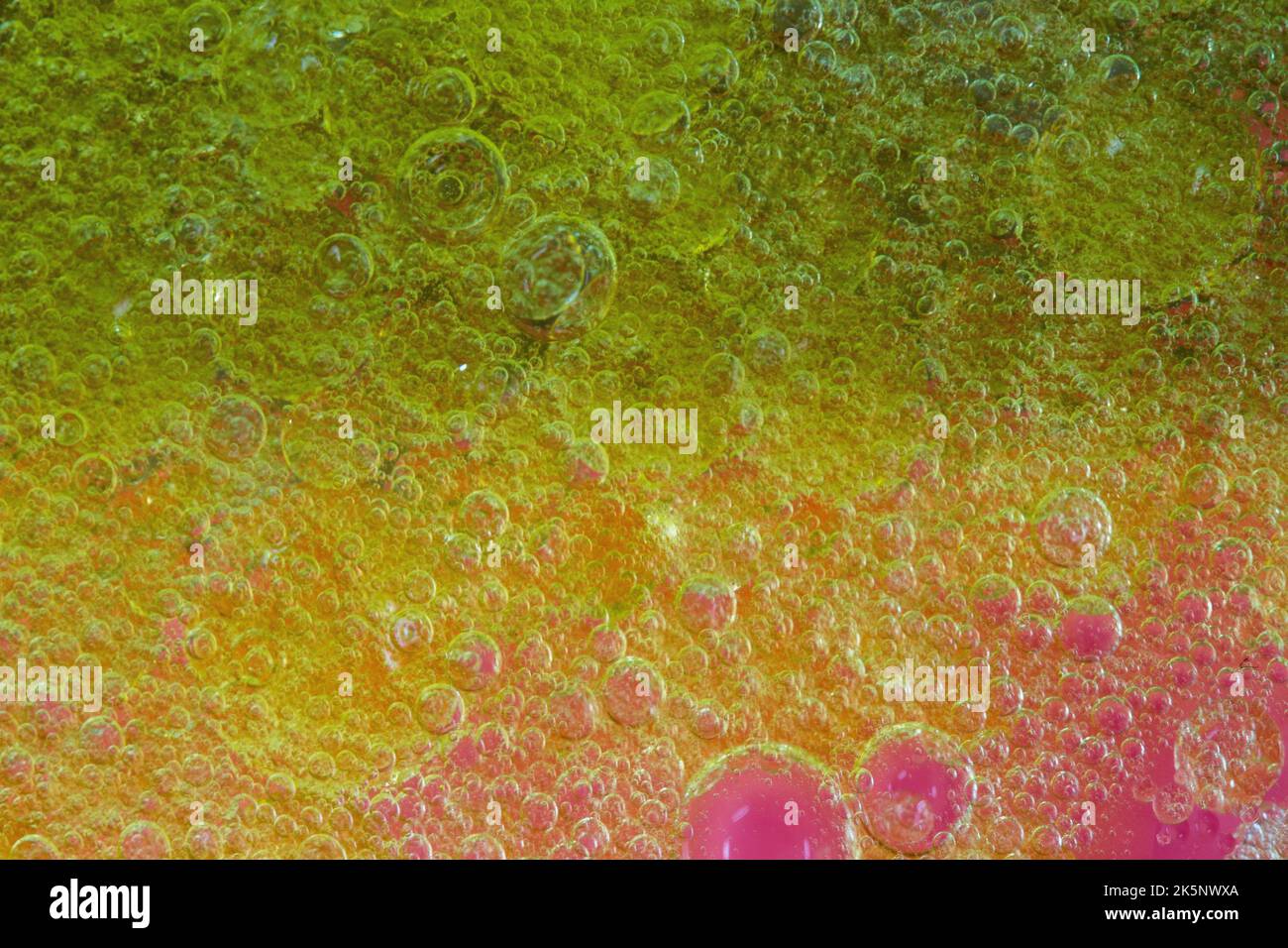 Bubbles floating in space, Screen savers & backdrops, Abstract ...