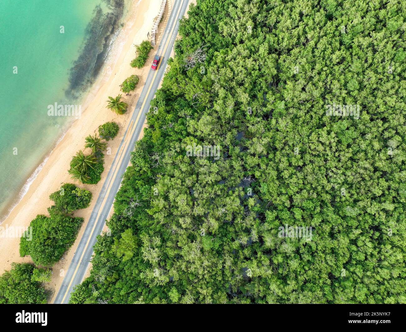 Road side beach view background hi-res stock photography and images - Alamy