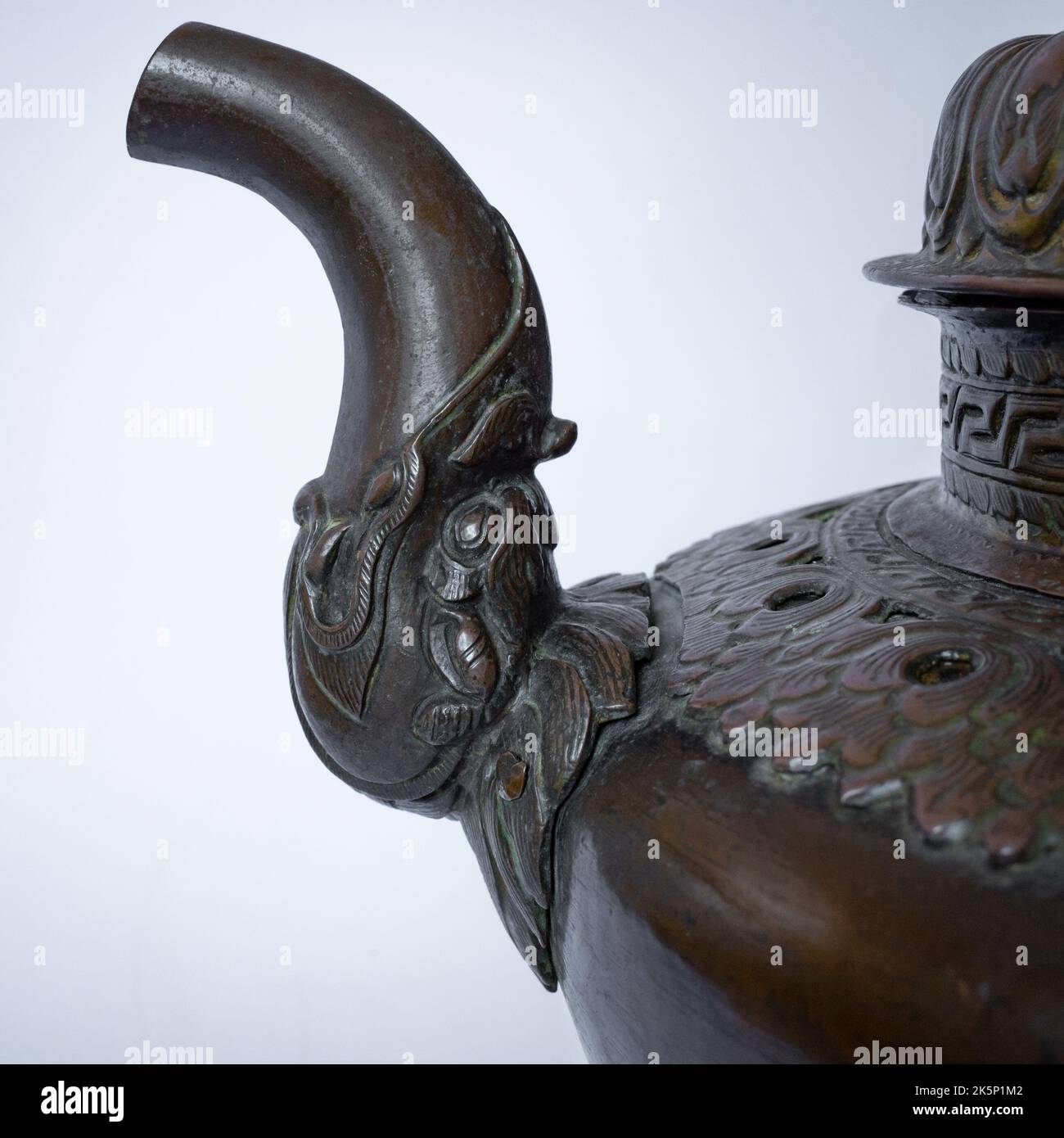 Tibetan dragon art hi-res stock photography and images - Alamy