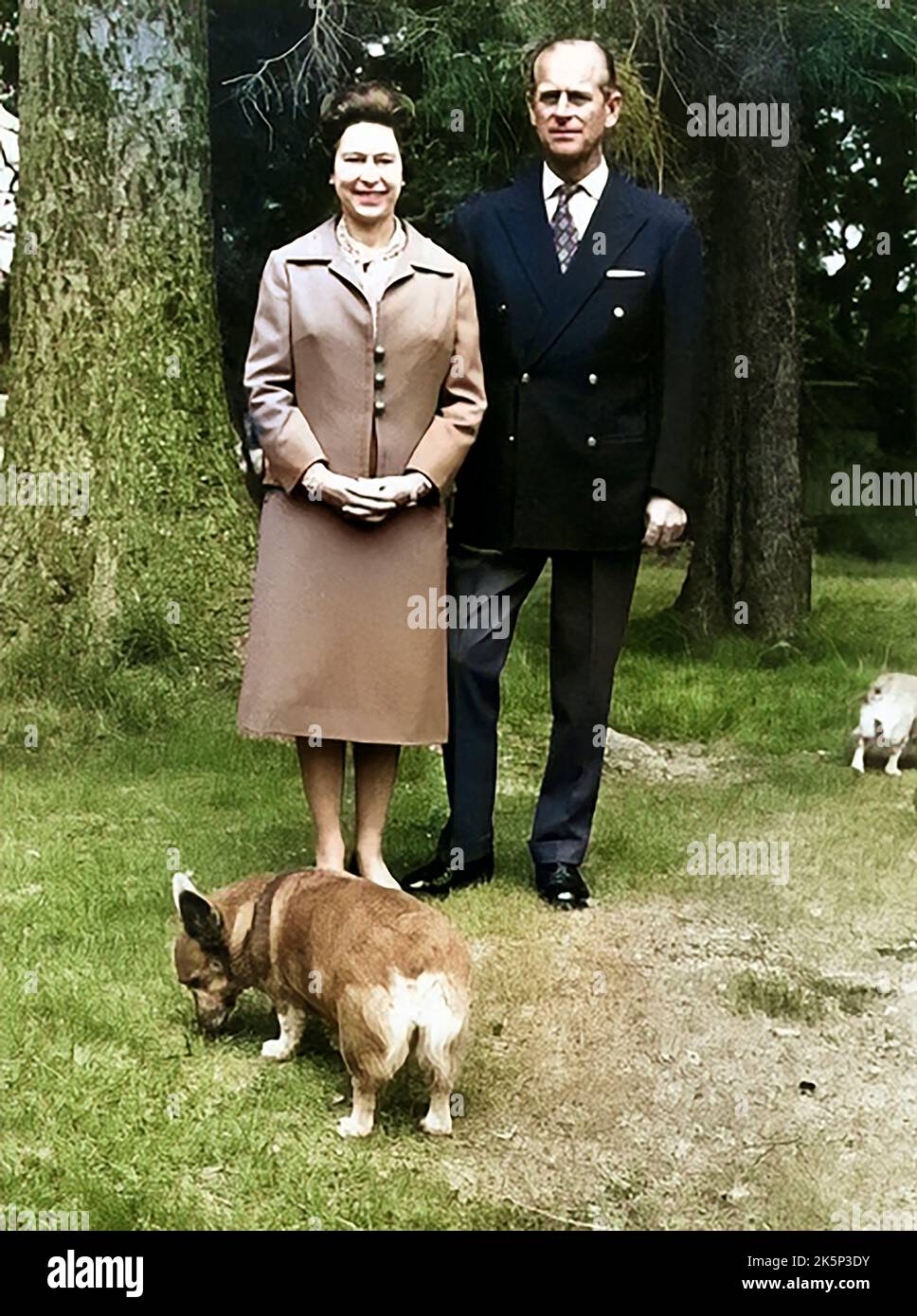 Prince philip queen elizabeth ii dog hi-res stock photography and ...