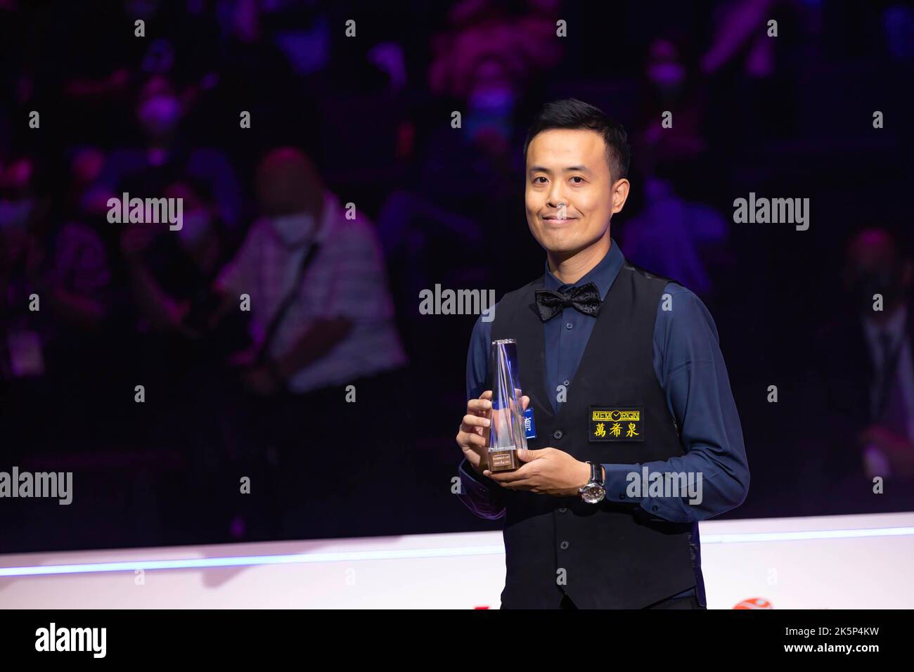 Hong Kong, China. 09th Oct, 2022. Marco Fu displays his medal after the ...
