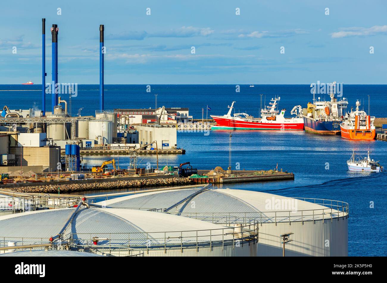 Oil tanks europe hi-res stock photography and images - Alamy