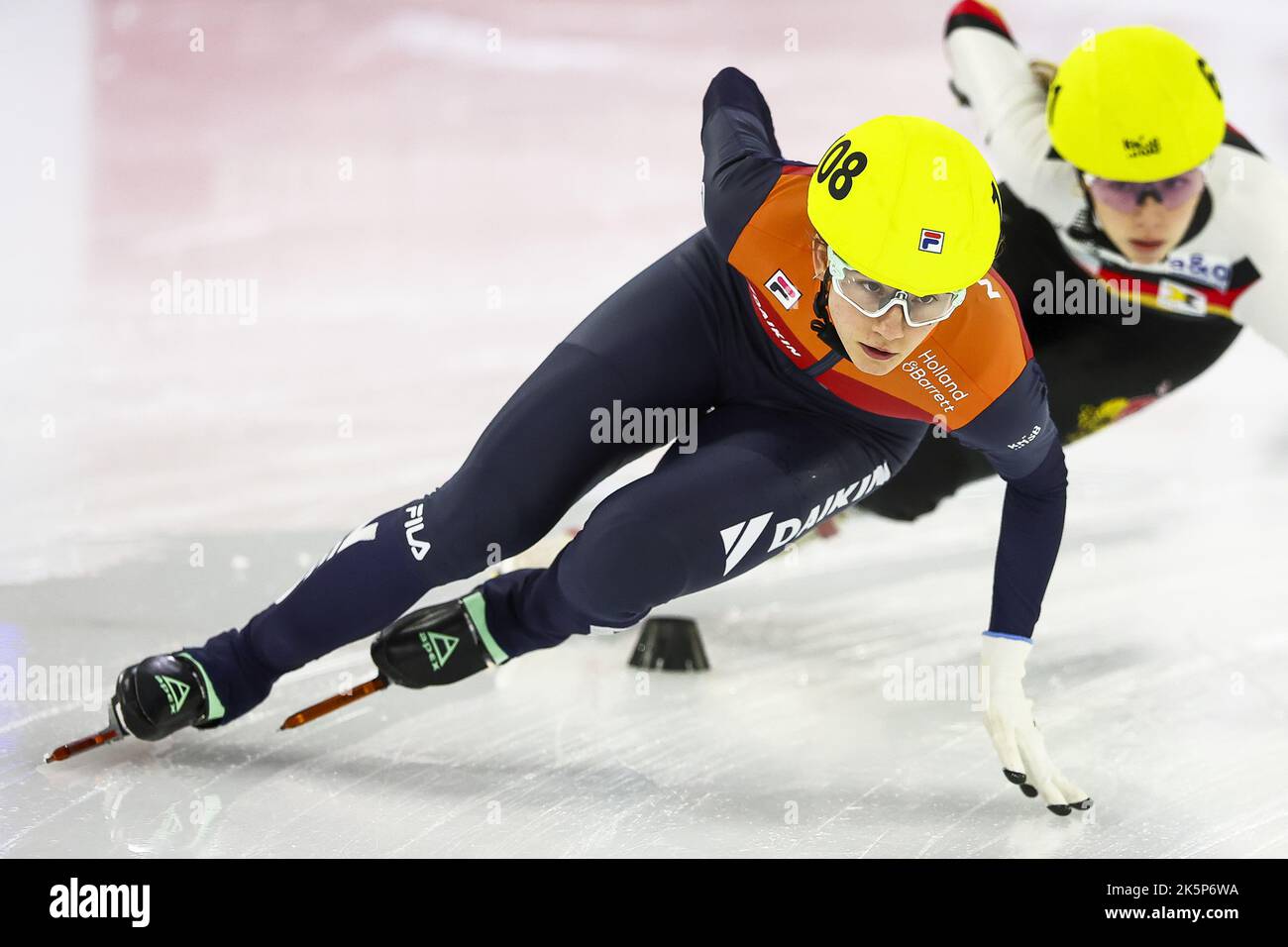 HeereNVEEN - Short track speed skater Selma Poutsma in the semi-final ...