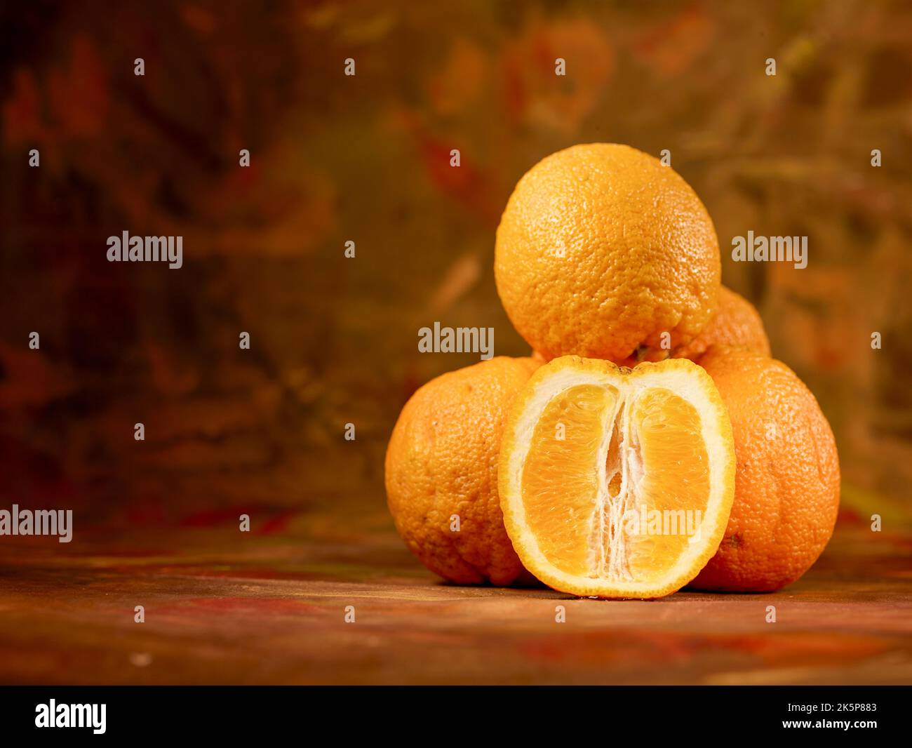 Close up food still-life of sweet oranges Stock Photo - Alamy