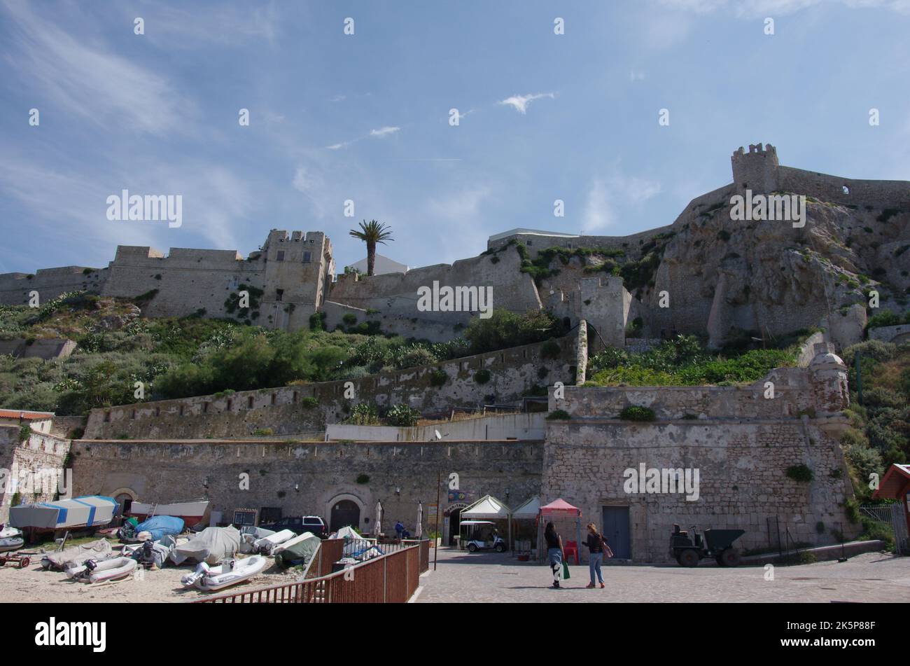 Isole Tremiti - Puglia - The stronghold of the Island of San Nicola ...