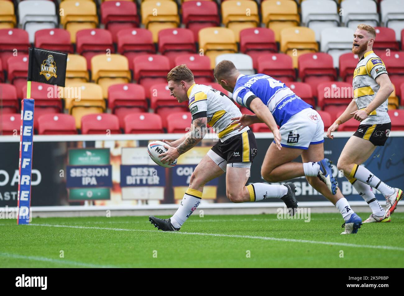 York, England -11th September 2022 - Liam Harris of York Knights scores ...