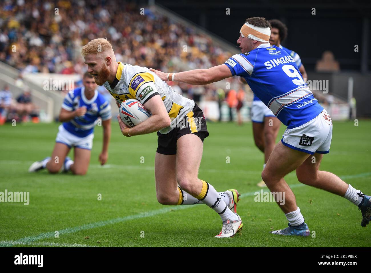 York, England -11th September 2022 - Joe Brown of York Knights skips ...