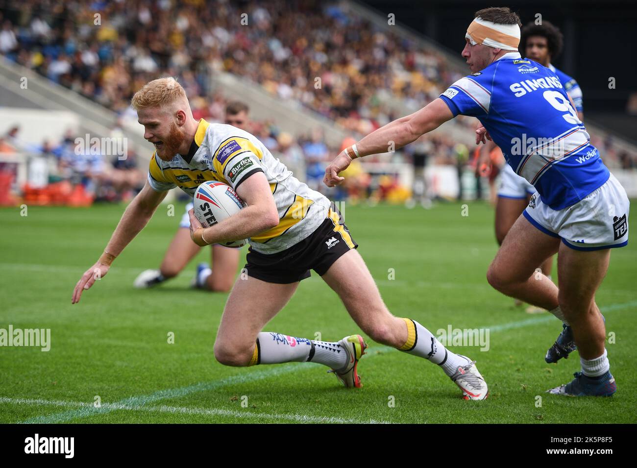 York, England -11th September 2022 - Joe Brown of York Knights skips ...