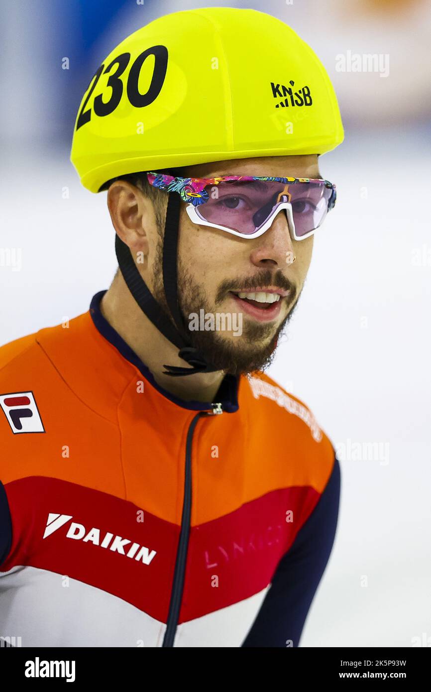 HeereNVEEN - Short track speed skater Dylan Hoogerwerf in the semi ...