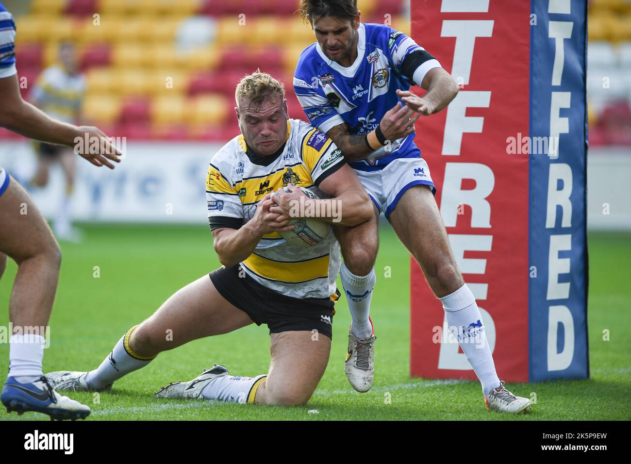 York, England -11th September 2022 - Joe Porter of York Knights scores ...