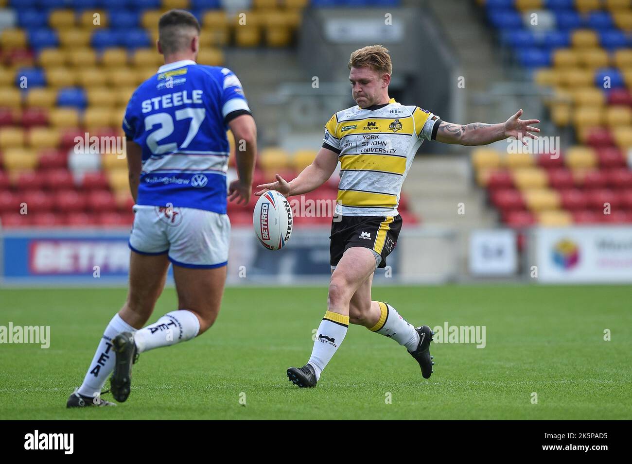 York, England -11th September 2022 - Liam Harris of York Knights kicks ...