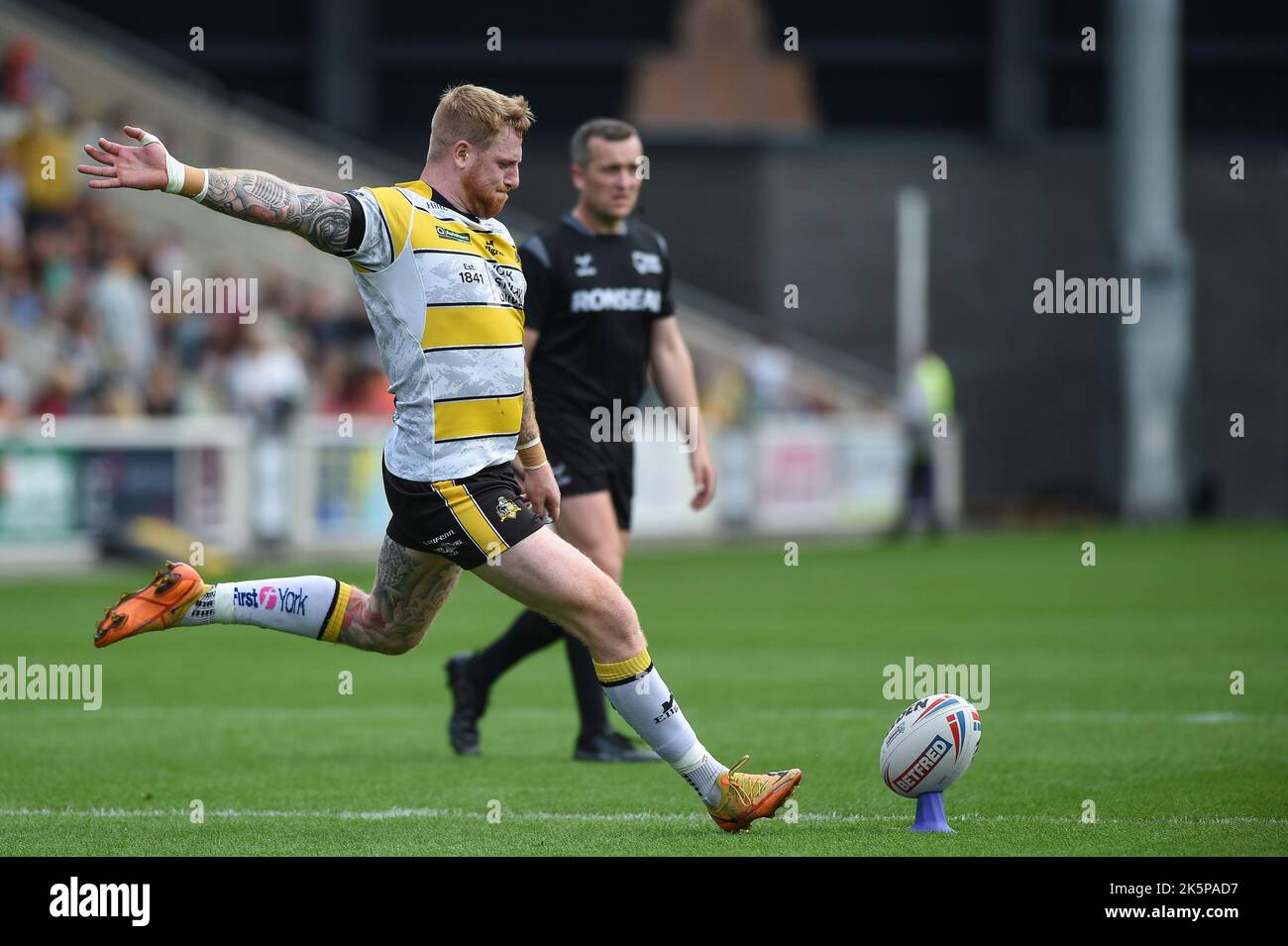 York, England -11th September 2022 -James Glover of York Knights kicks ...