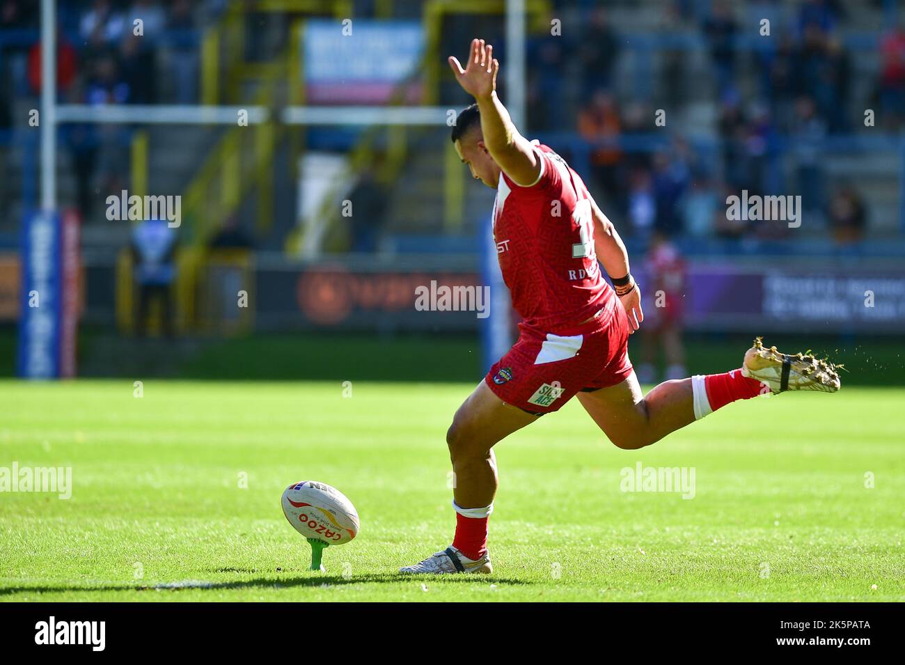 Halifax, England -8th October 2022 - Sio Siua Taukei'aho of Tonga lines ...