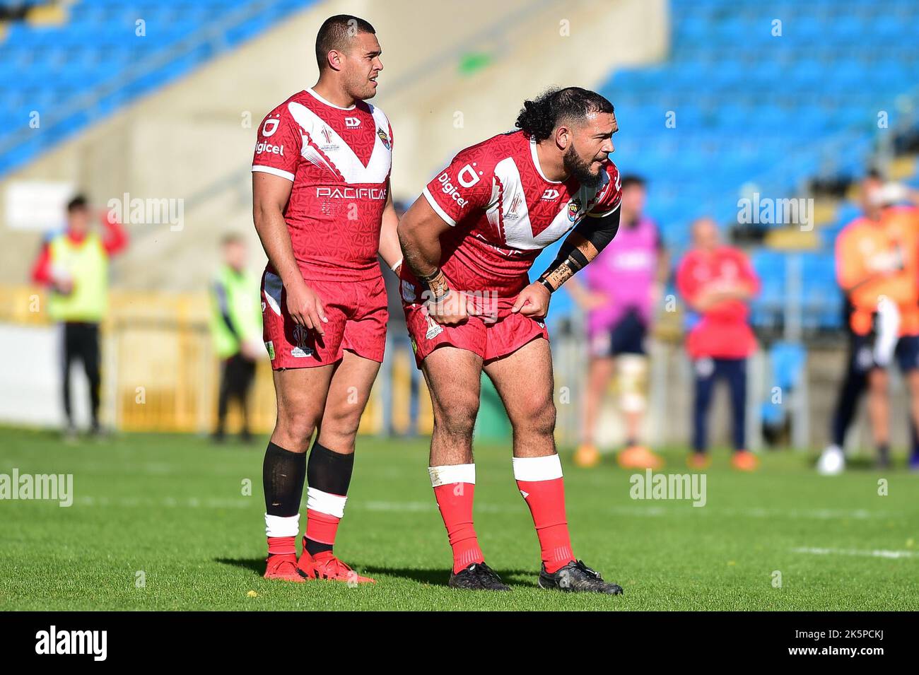 Halifax, England -8th October 2022 - Tuimoala Lolohea of Tonga and Ben ...