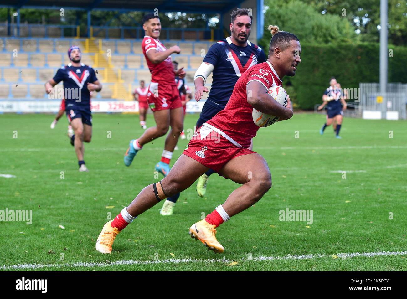 Halifax, England -8th October 2022 - Taniela Otukolo of Tonga scores a ...