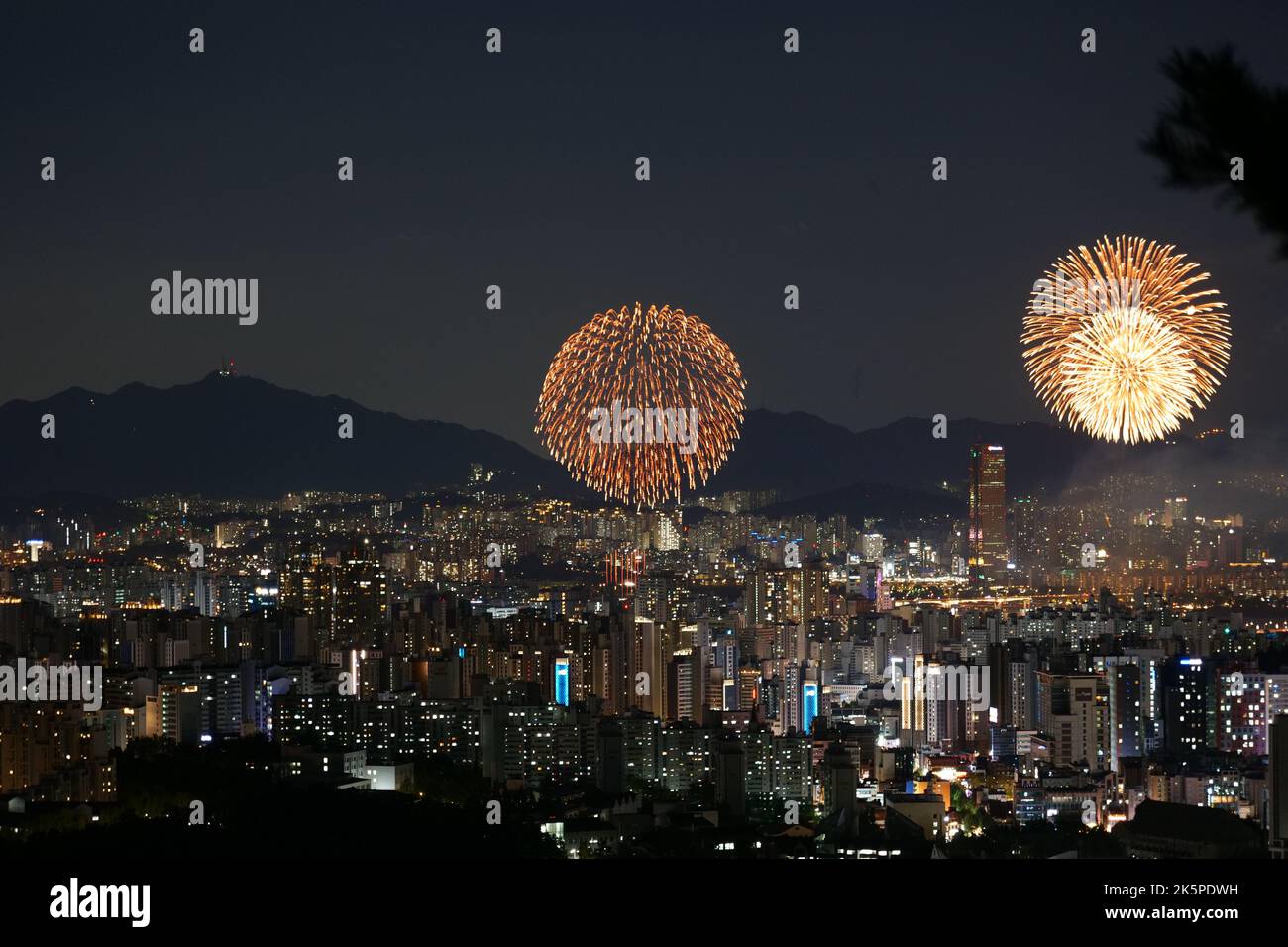 Fireworks viewing in the mountains Stock Photo - Alamy
