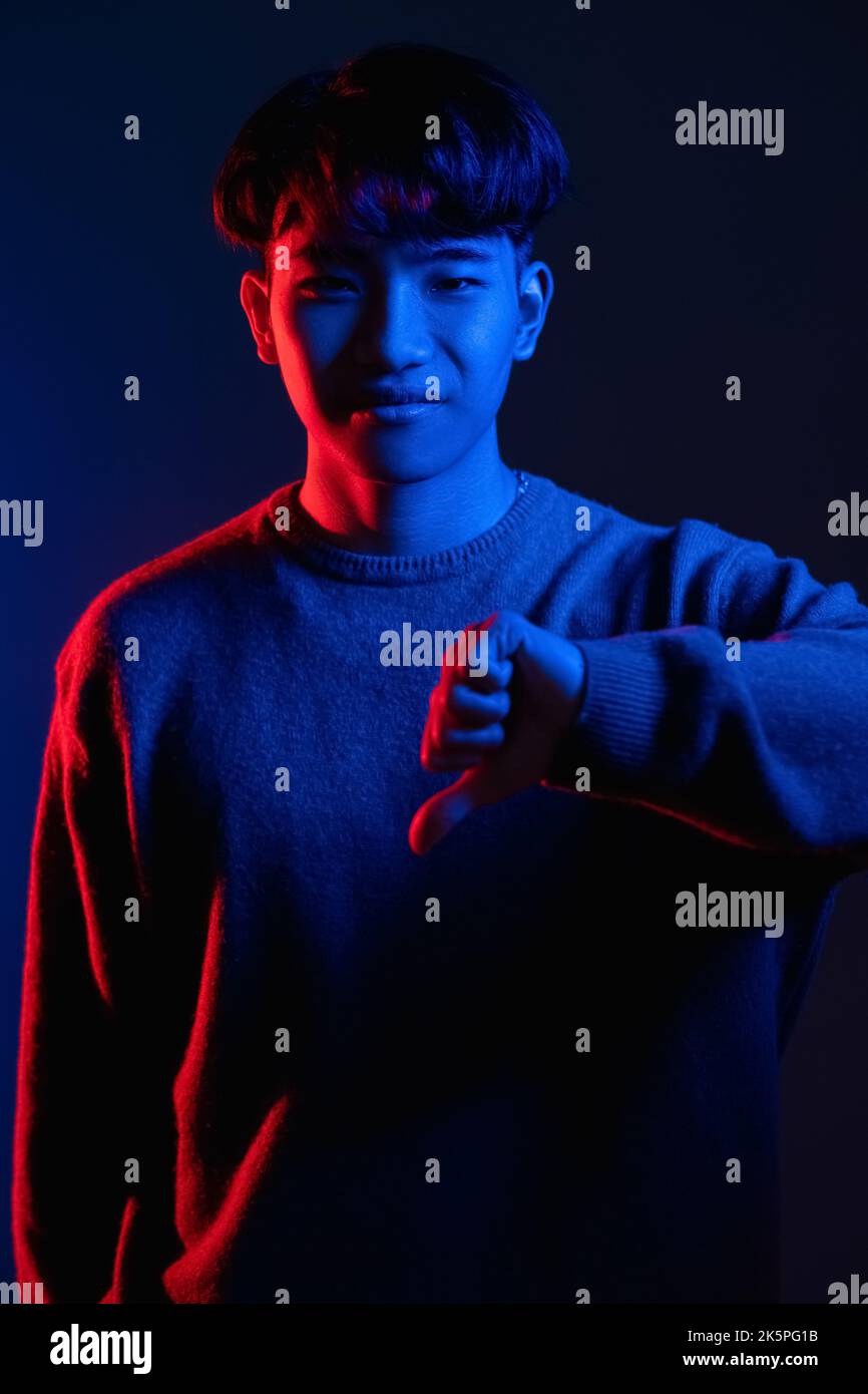 thumb down gesture dislike sign neon light man Stock Photo - Alamy thumb down gesture dislike sign neon light man Stock Photo - Alamy