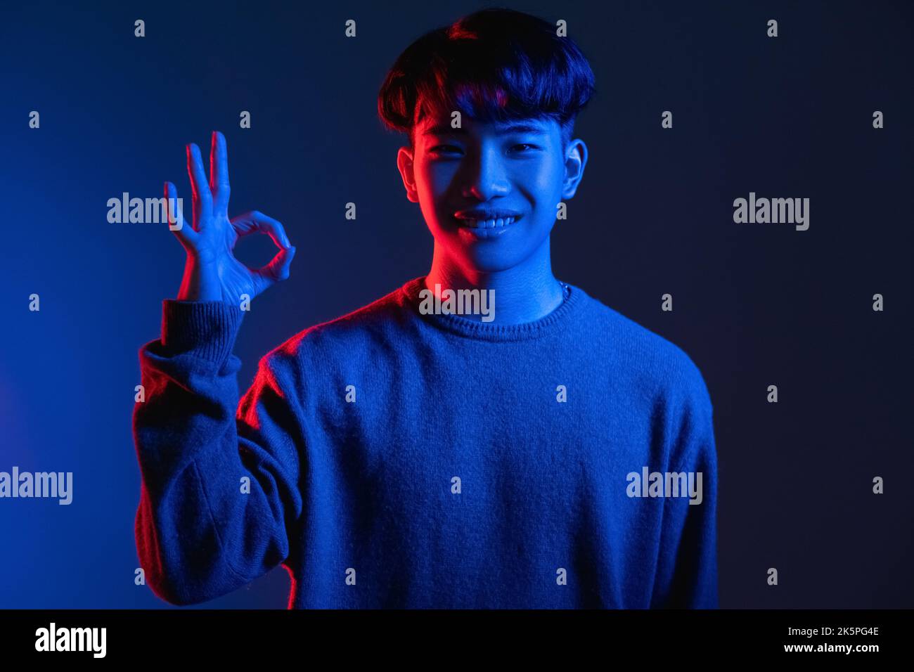 Approval hand sign hi-res stock photography and images - Alamy