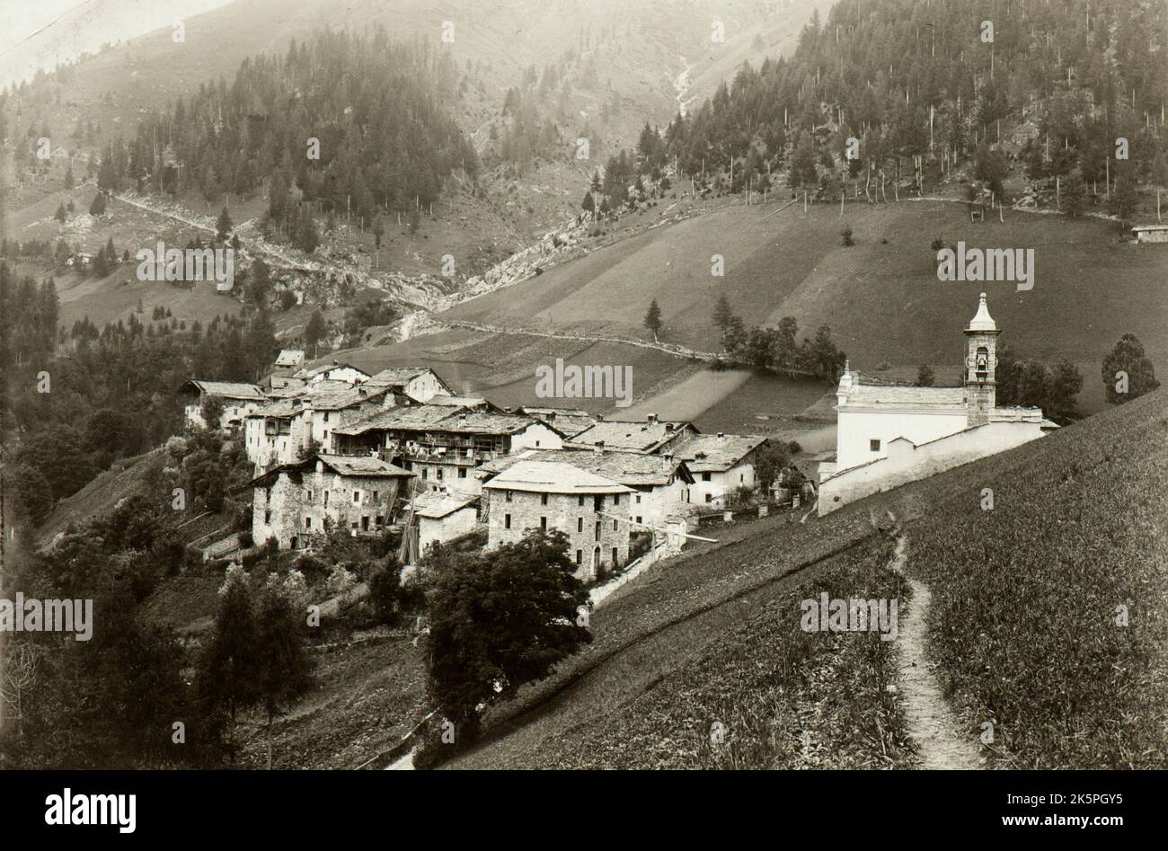 1920s village hi-res stock photography and images - Alamy