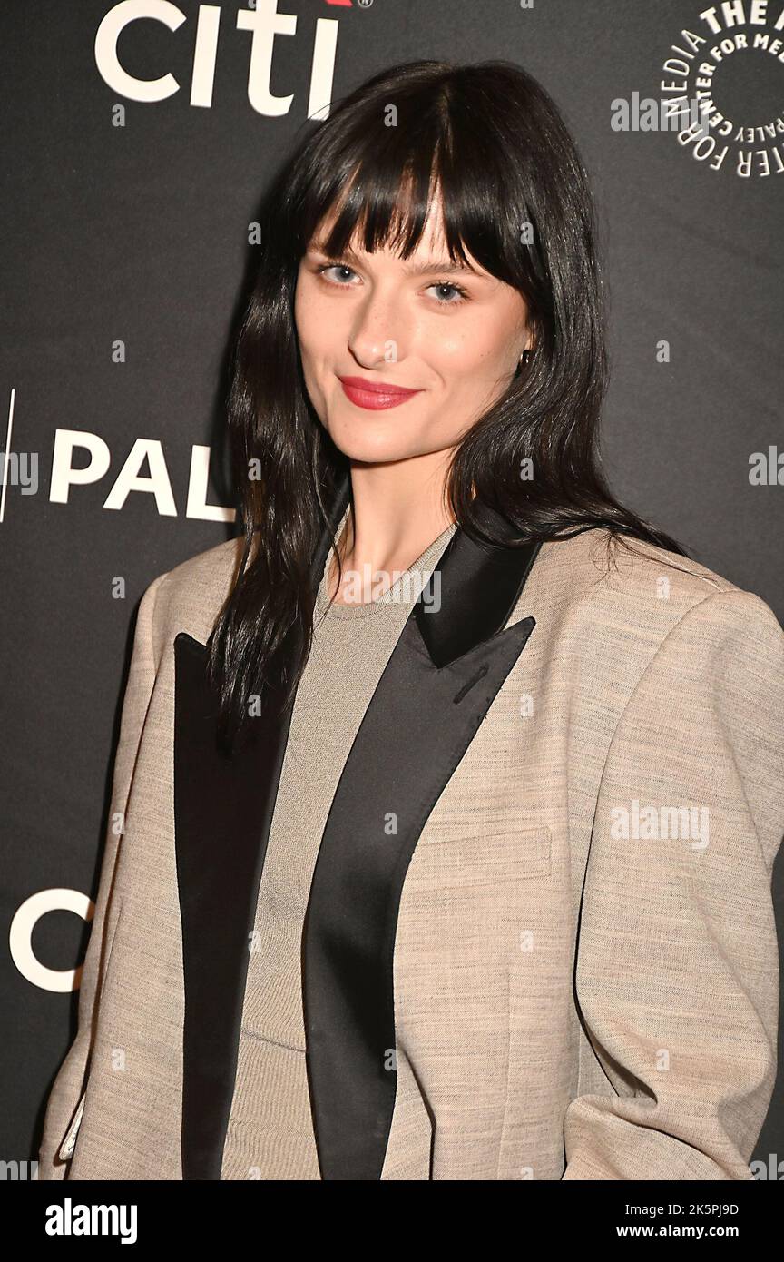 In beige peter do skirt suit hi-res stock photography and images - Alamy