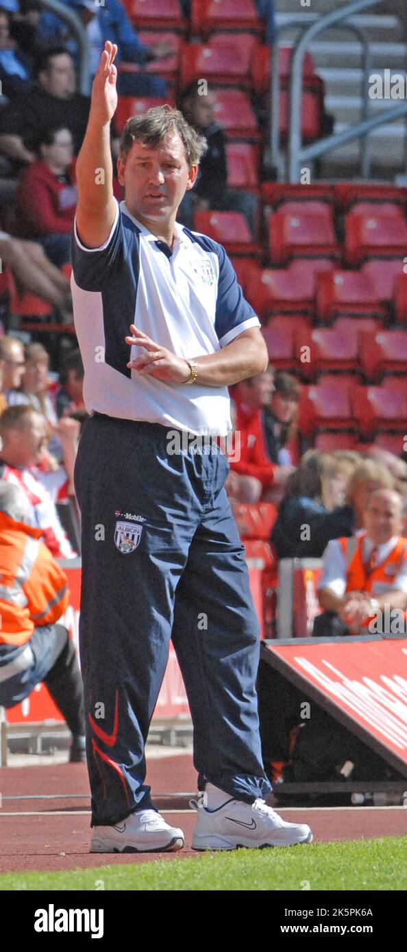 Bryan robson hi-res stock photography and images - Alamy