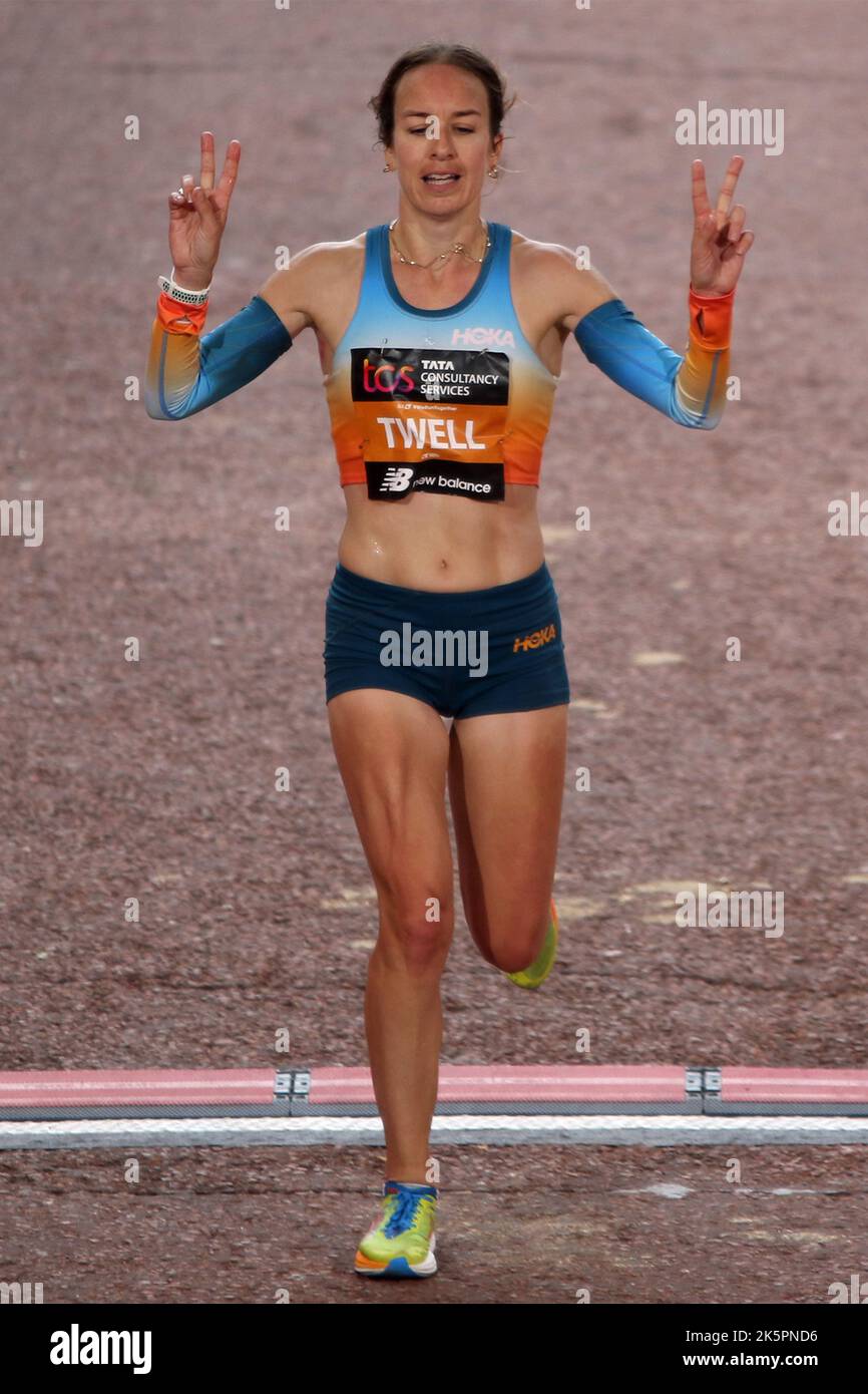 Stephanie TWELL, (GBR) of Great Britain finishes in the womens London ...
