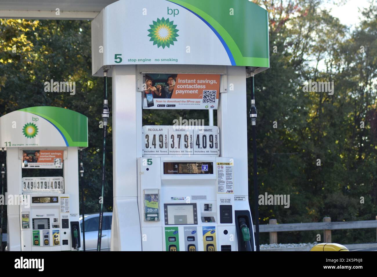 Paramus, New Jersey, USA. 9th Oct, 2022. (NEW) Price of gasoline rising ...