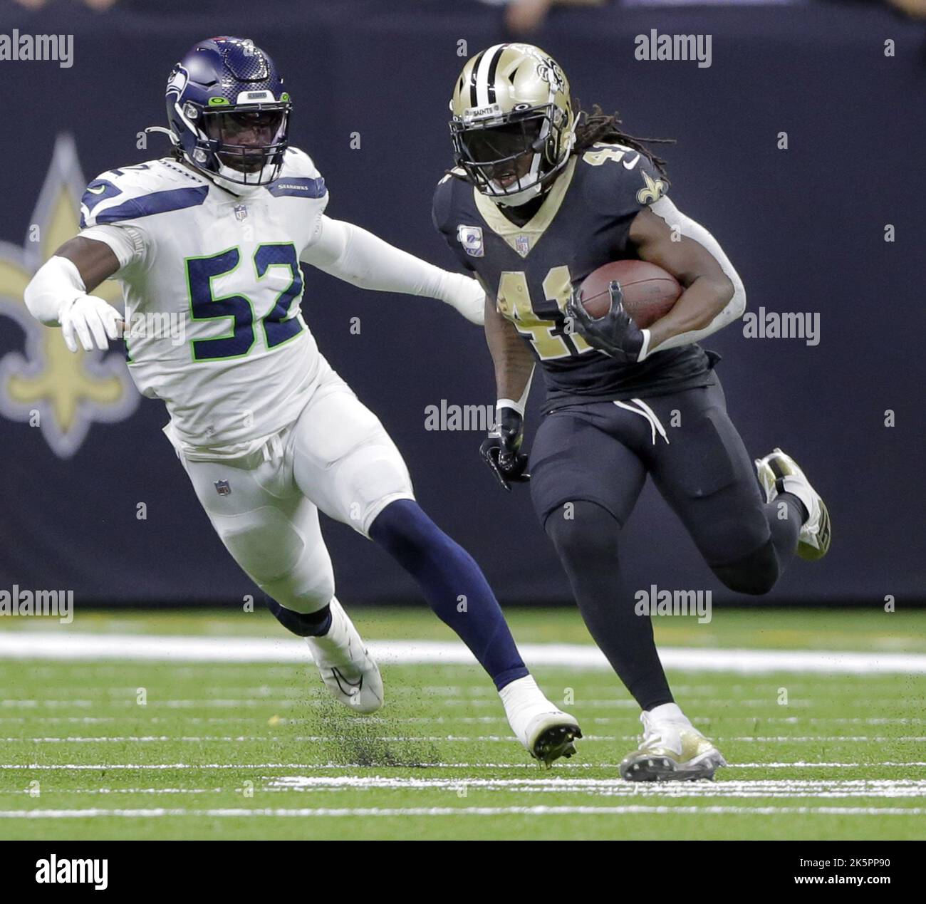 New Orleans, United States. 10th Oct, 2022. New Orleans Saints running ...