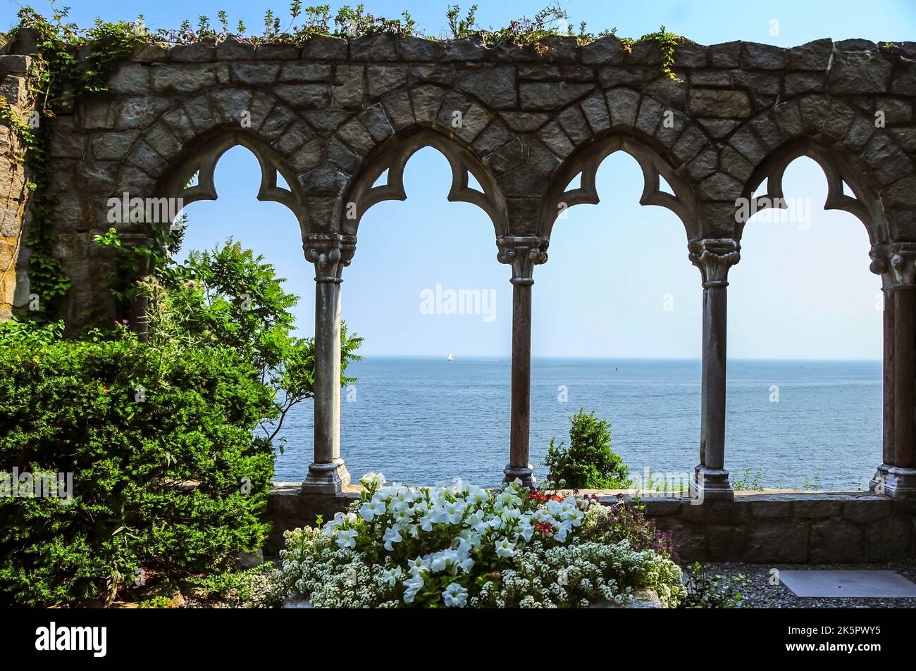 Old stone castle Stock Photo - Alamy