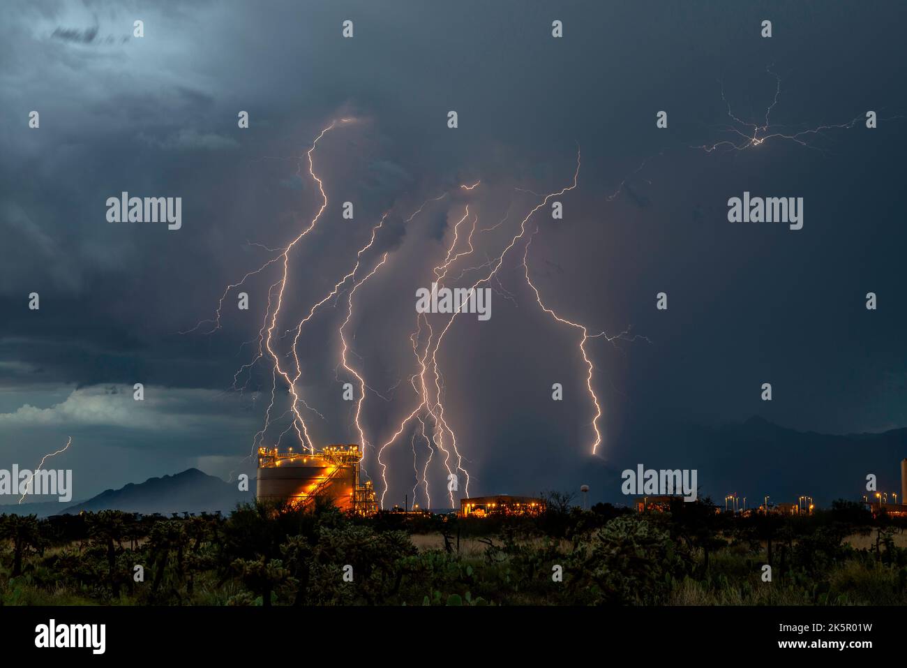 Monsoon lightning in Arizona Stock Photo - Alamy
