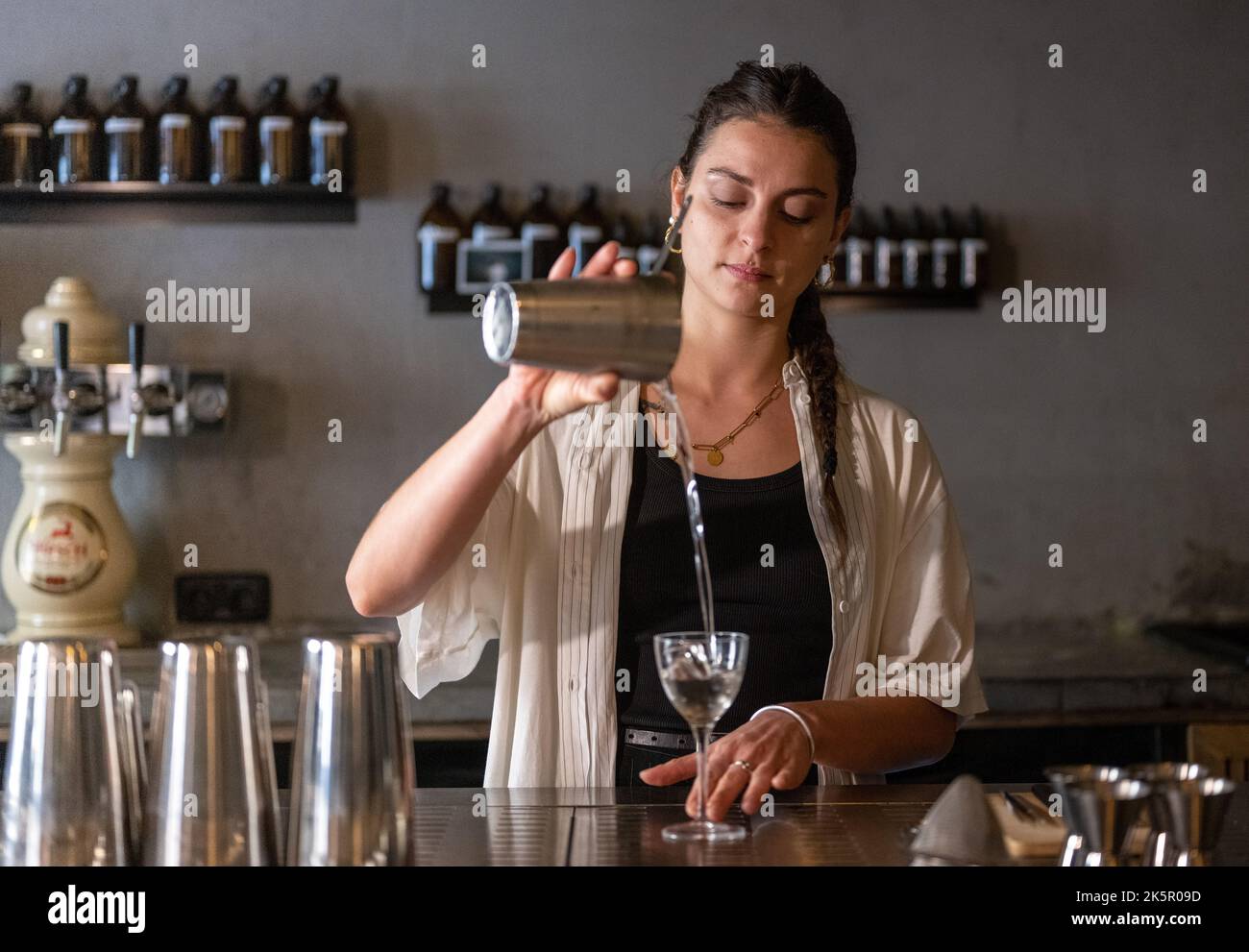 Berlin, Germany. 07th Oct, 2022. The bartender stands behind the ...
