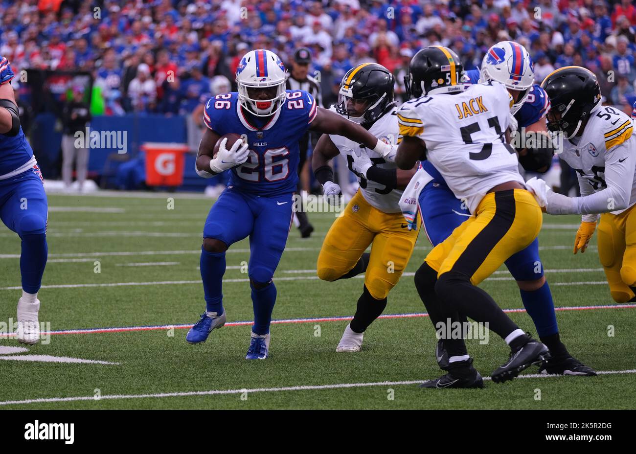 Orchard Park, New York. Highmark Stadium. 9th Oct, 2022. Devin ...