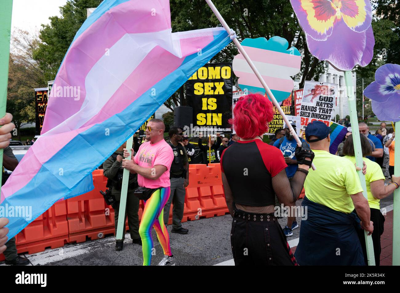 Atlanta, Georgia, USA. 9th Oct, 2022. Thousands from Atlanta's LGBTQ ...