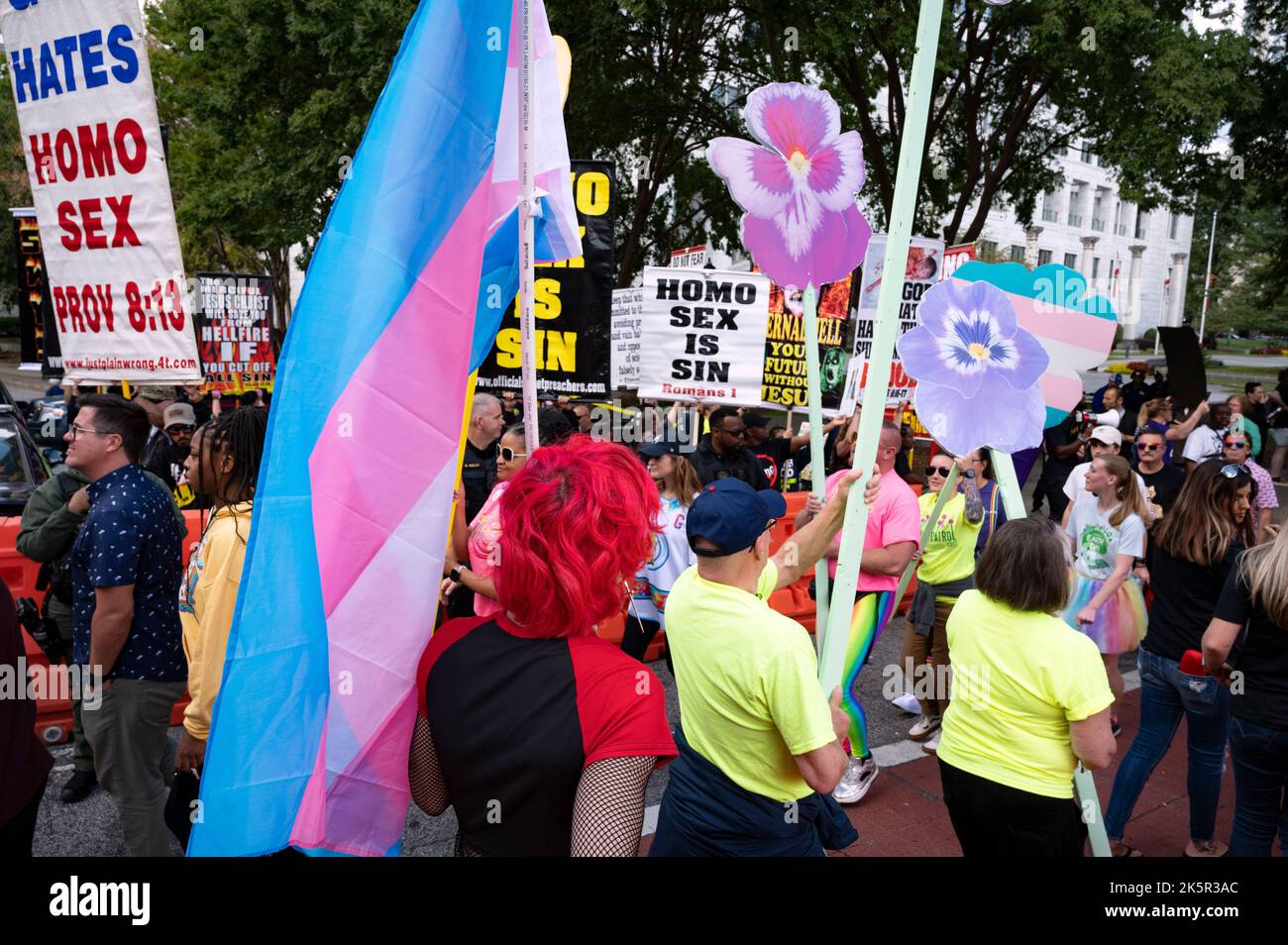Atlanta, Georgia, USA. 9th Oct, 2022. Thousands from Atlanta's LGBTQ ...