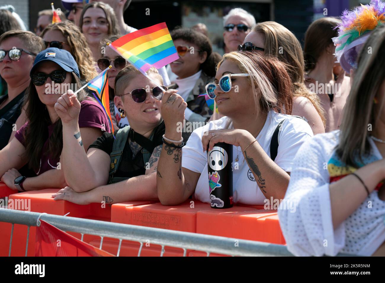 Atlanta, Georgia, USA. 9th Oct, 2022. Thousands from Atlanta's LGBTQ ...