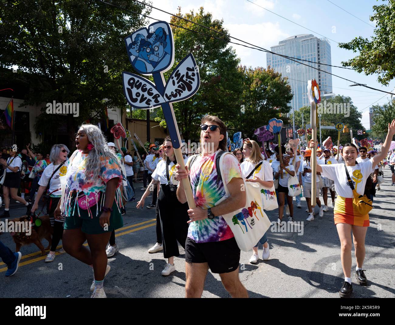 Atlanta, Georgia, USA. 9th Oct, 2022. Thousands from Atlanta's LGBTQ ...