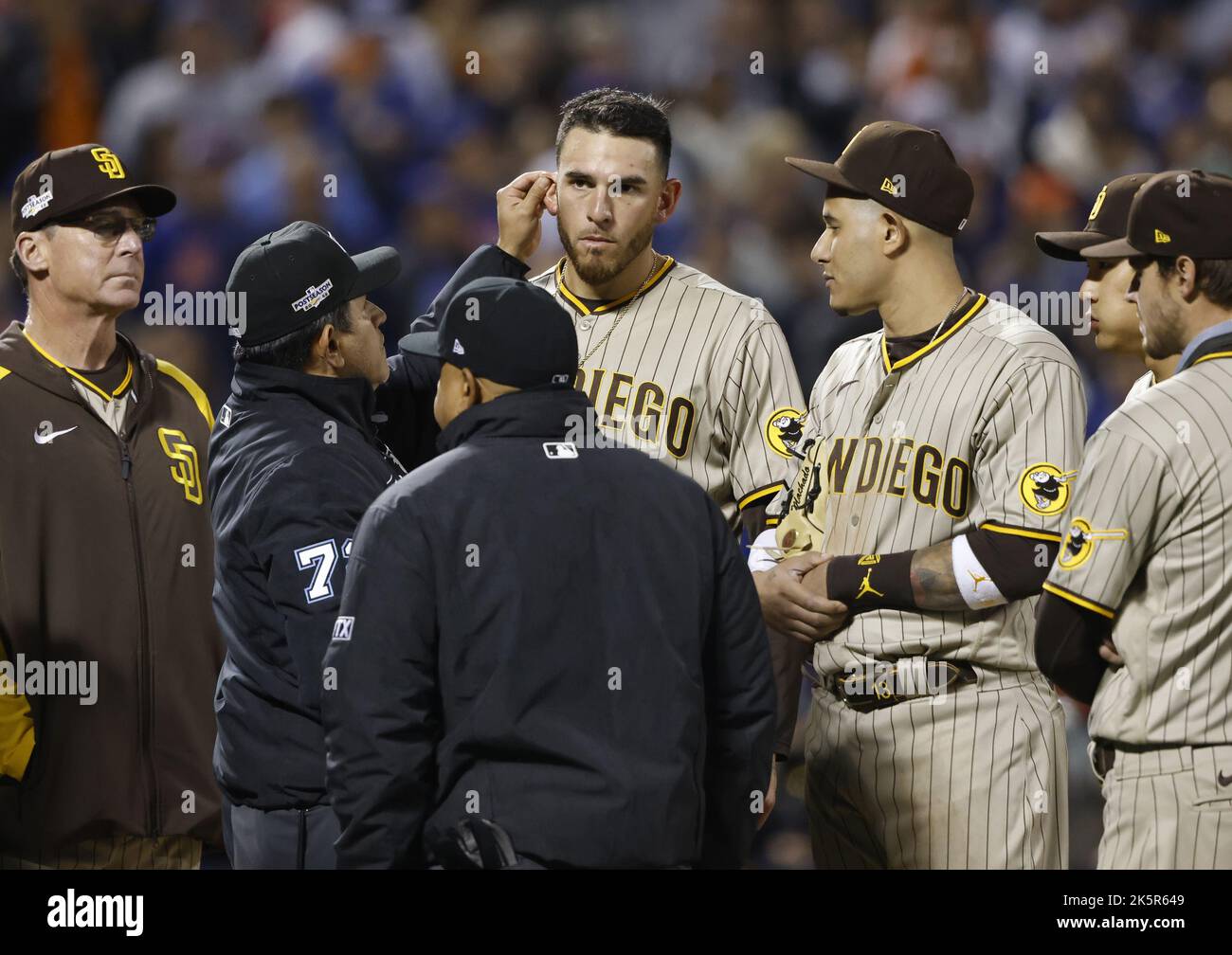 New York, United States. 09th Oct, 2022. First base umpire Alfonso ...