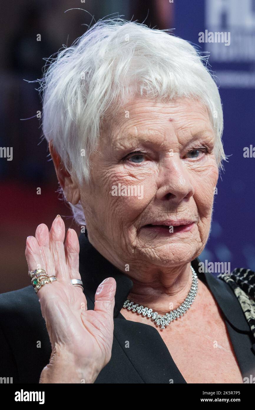 Dame judi dench attending hi-res stock photography and images - Alamy