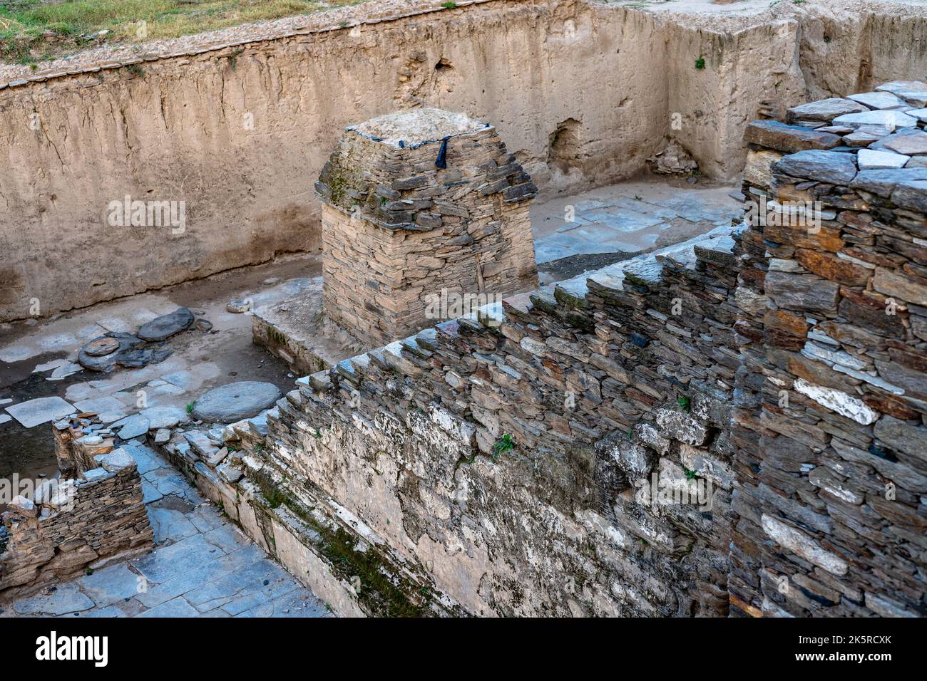 Amluk dara stupa hi-res stock photography and images - Alamy