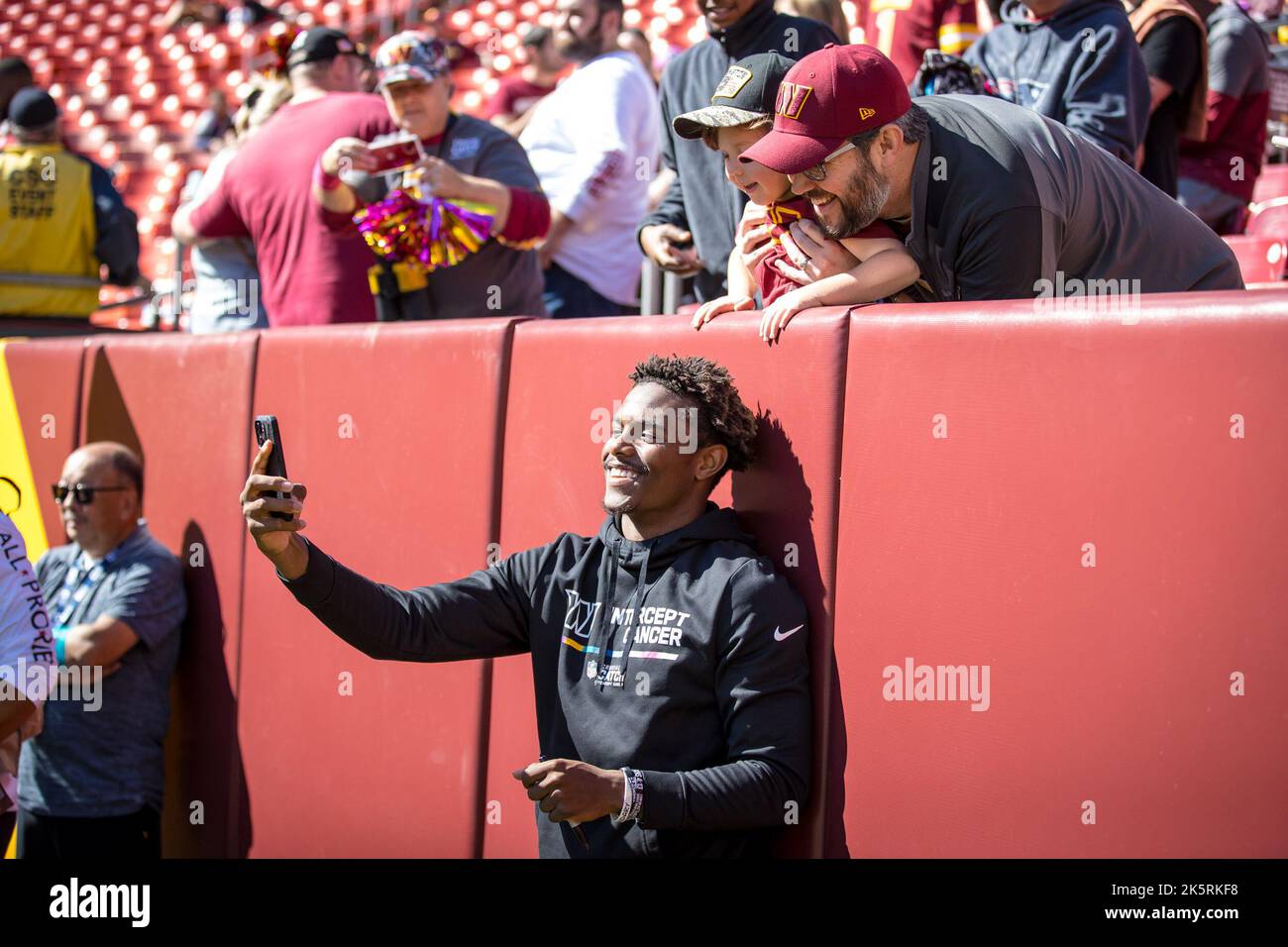 Washington commanders fans hi-res stock photography and images - Alamy