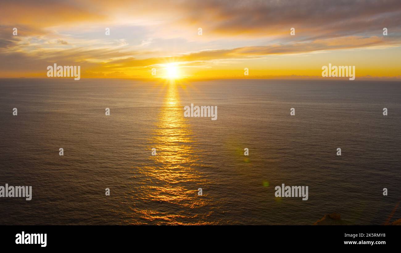 Breathtaking sunset in ocean hi-res stock photography and images - Alamy