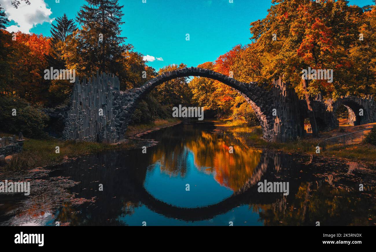 Rakotzbrücke im Herbst - Kromlau Park/ Rakotz Bridge in Autumn ...