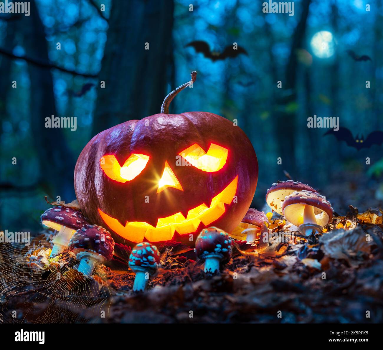 Carved pumpkins for Halloween jack-o'-lanterns with scary smiles to ...