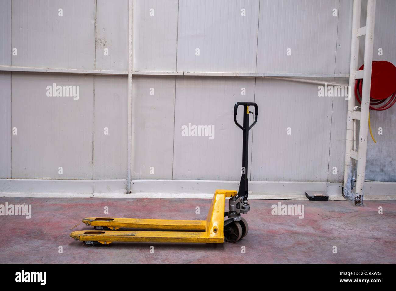 Roll hand pallet truck hi-res stock photography and images - Alamy