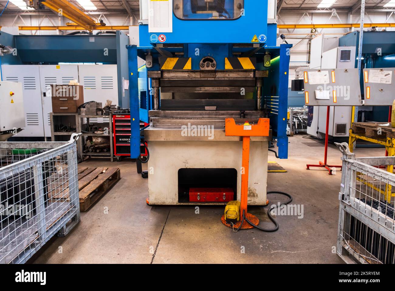 Industrial metalworking hi-res stock photography and images - Alamy