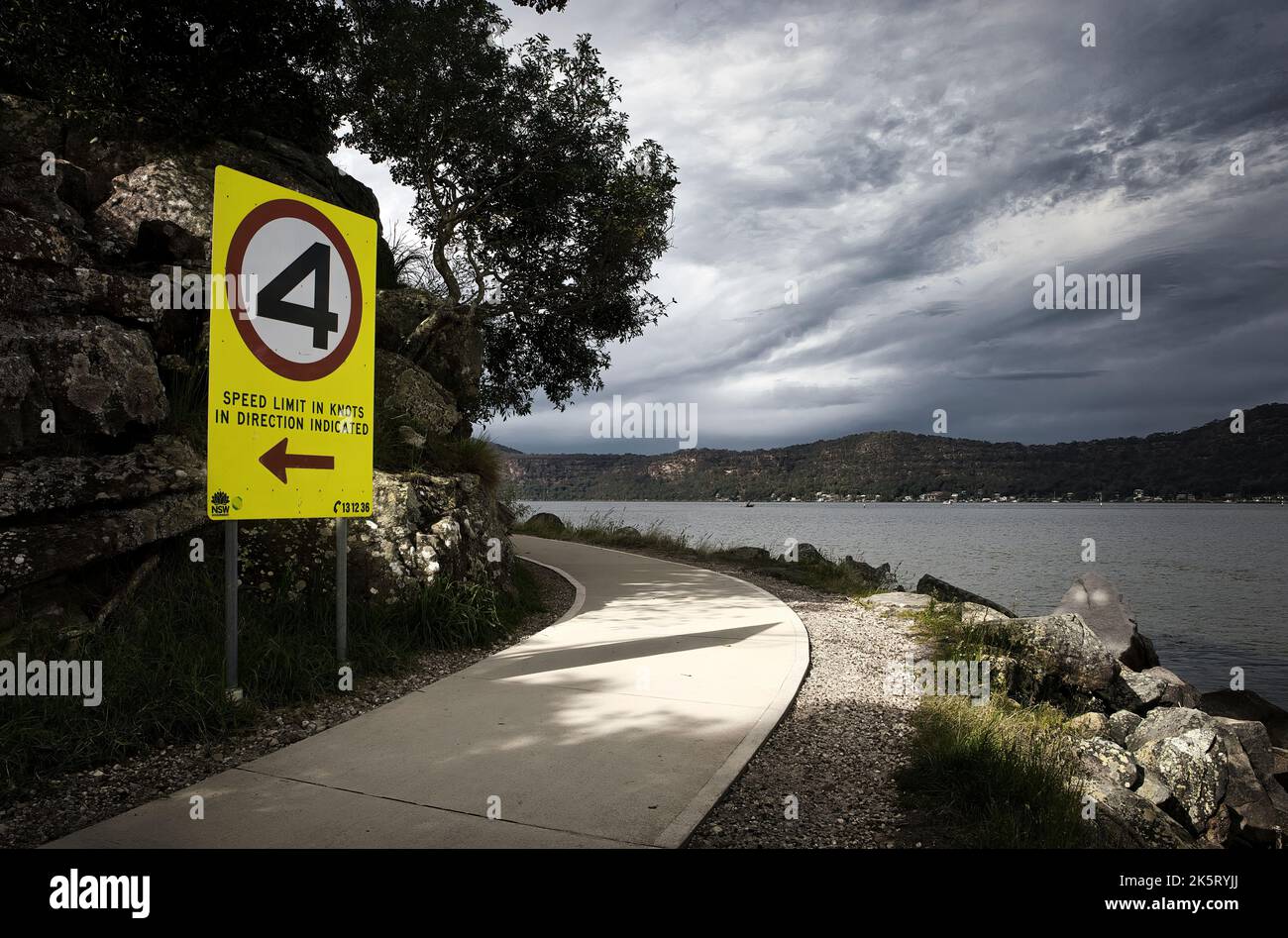 Jogging track sign hi-res stock photography and images - Alamy
