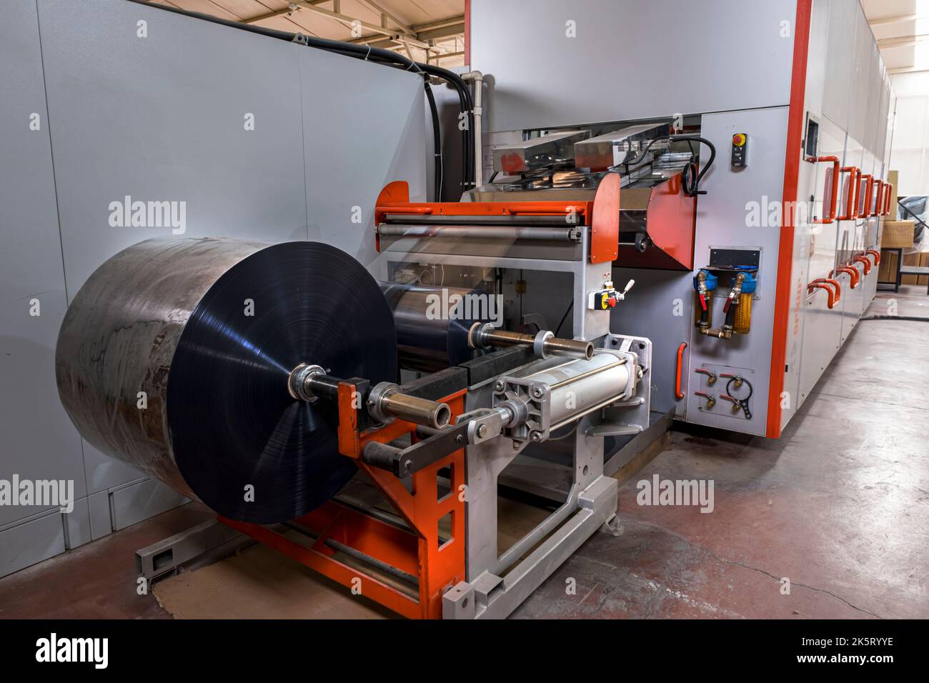 lastic packaging production from Vacuum thermoforming machine ...