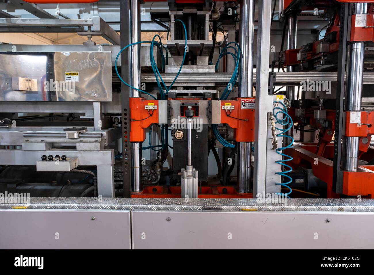Vacuum thermoforming machine in the factory,Vacuum thermoforming ...