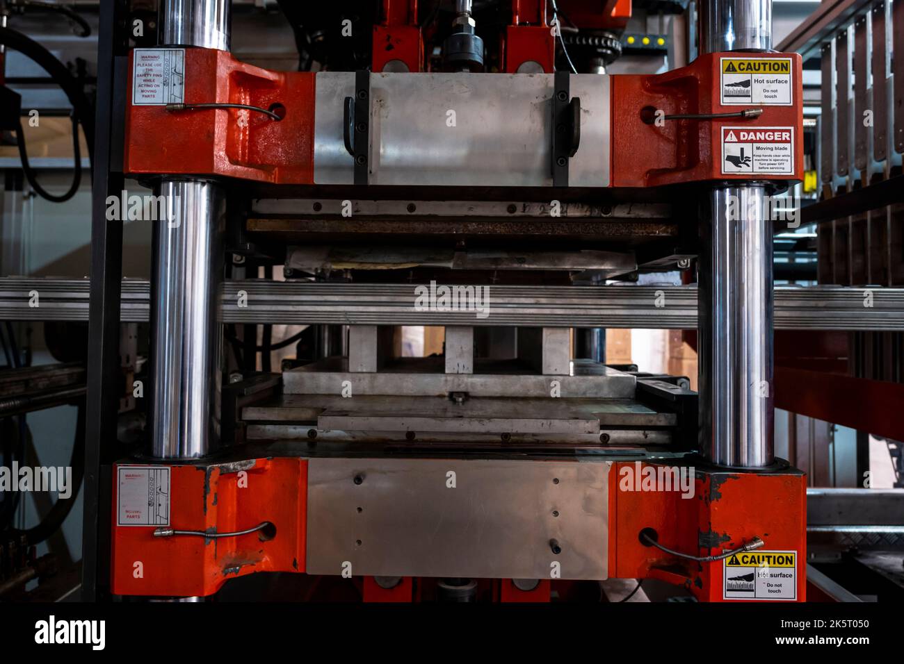 Vacuum thermoforming machine in the factory,Vacuum thermoforming ...